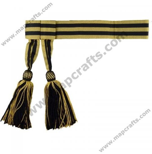 Piper green waist sash is worn by Officers and Bandmasters of The Royal ...